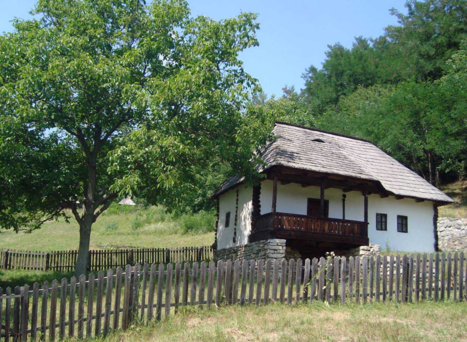 Muzeul Satului Bujoreni | Arhiepiscopia Râmnicului