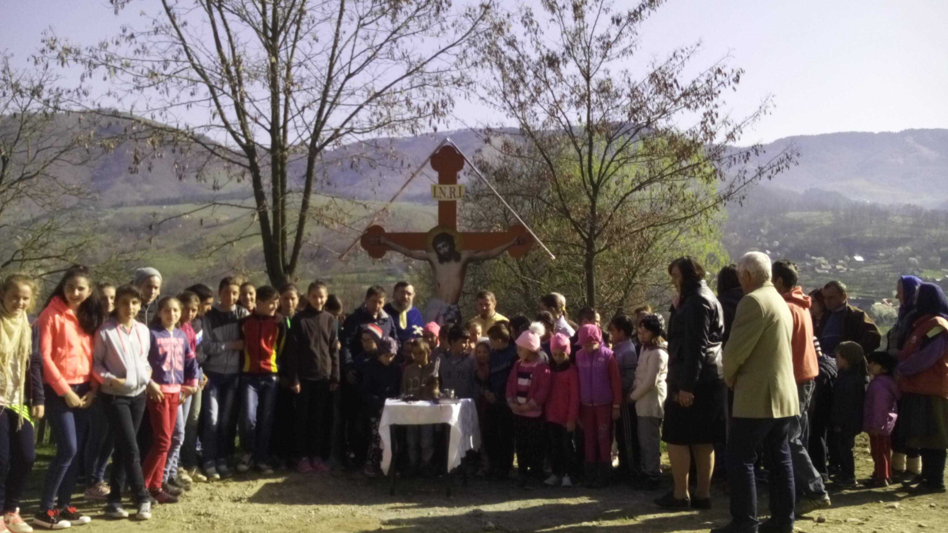 Parohia Boişoara împodobită cu o troiţă | Arhiepiscopia Râmnicului