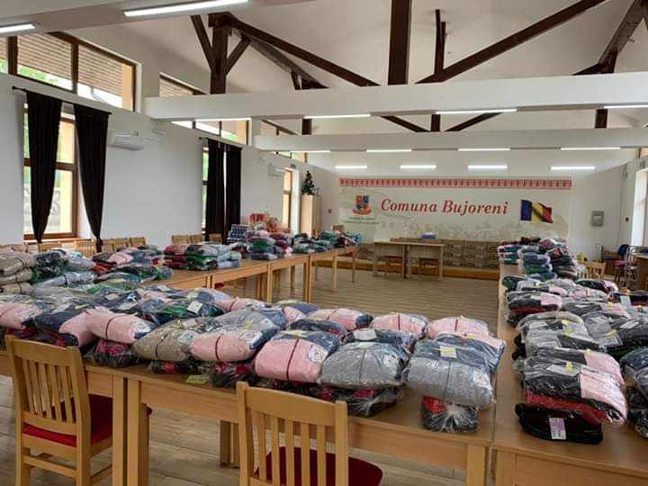 Recunoștință pentru 377 copii din comuna Bujoreni - „Alege Școala – o ...