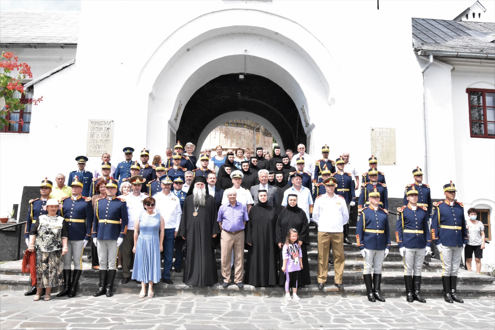 Generalul Paul Teodorescu comemorat la Mănăstirea Dintr-un Lemn ...