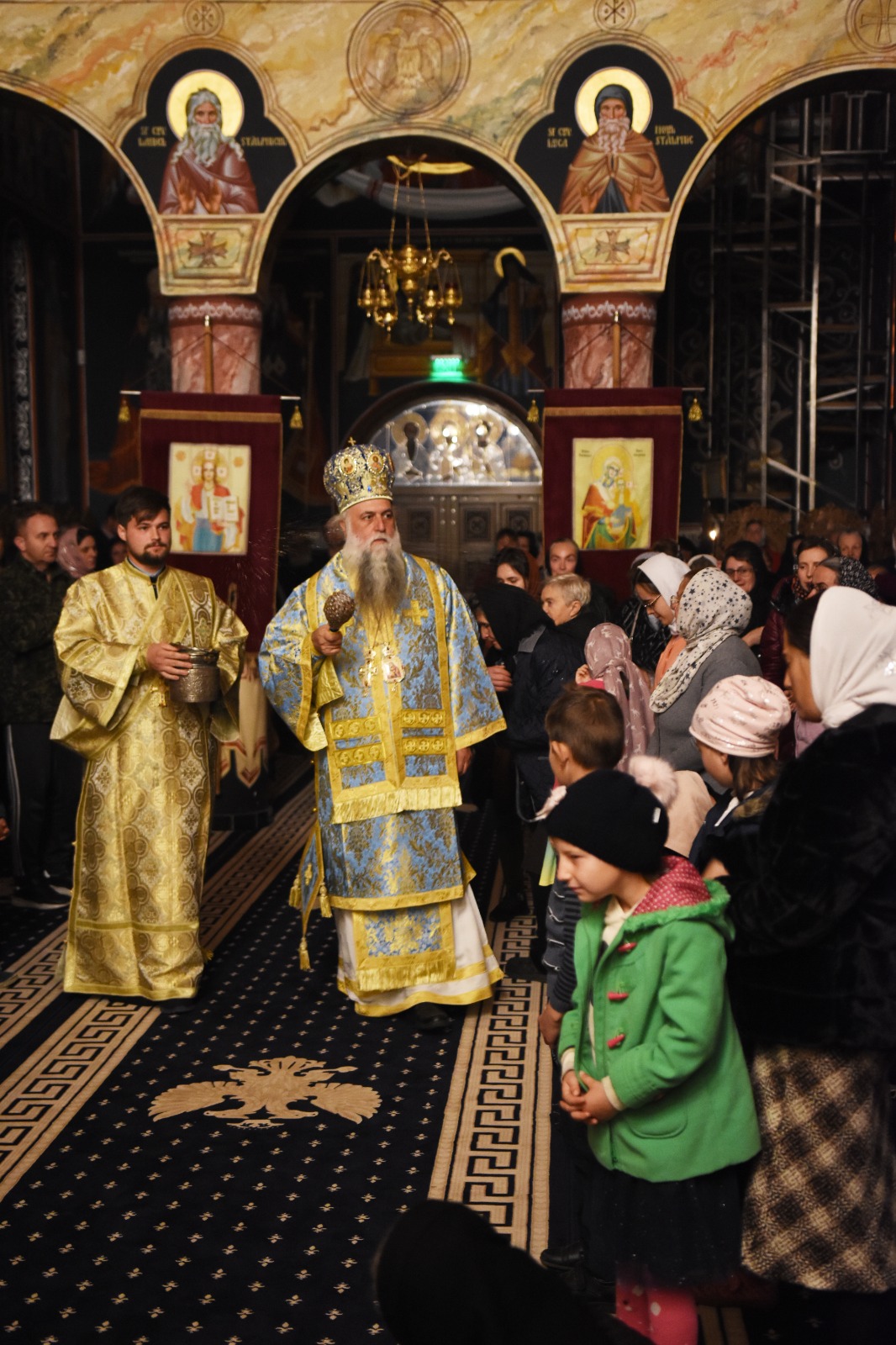 Priveghere și Sfânta Liturghie Arhierească la Mănăstirea Gruiu Lupului ...
