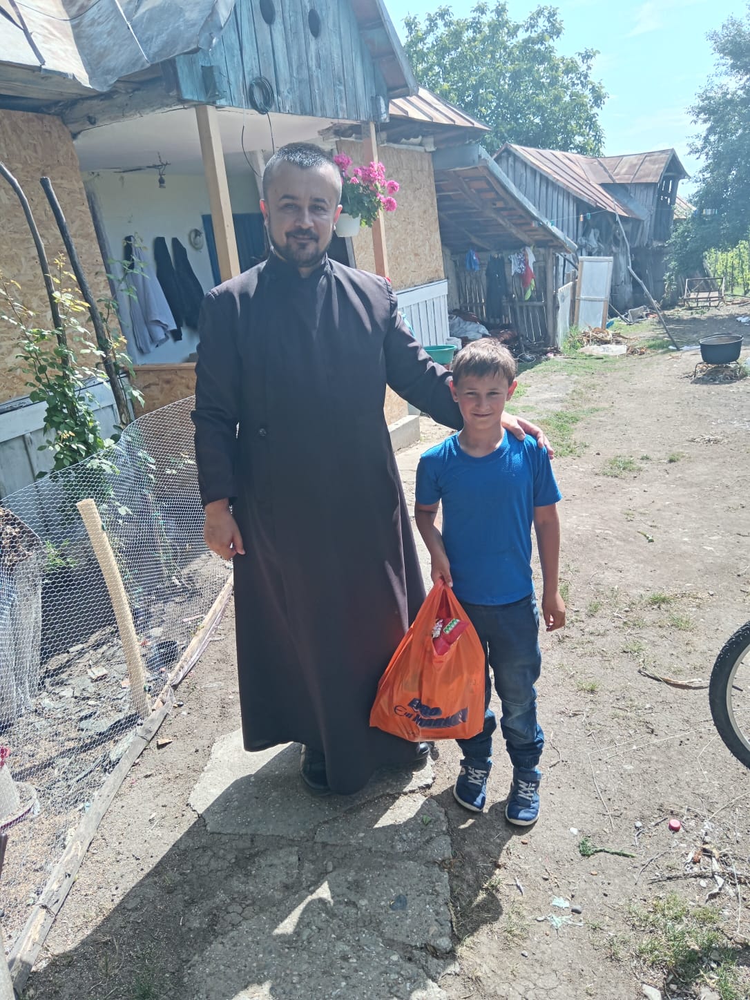 Proiectul „Daruri de la cei mici pentru cei mari” la Parohia Mamu ...