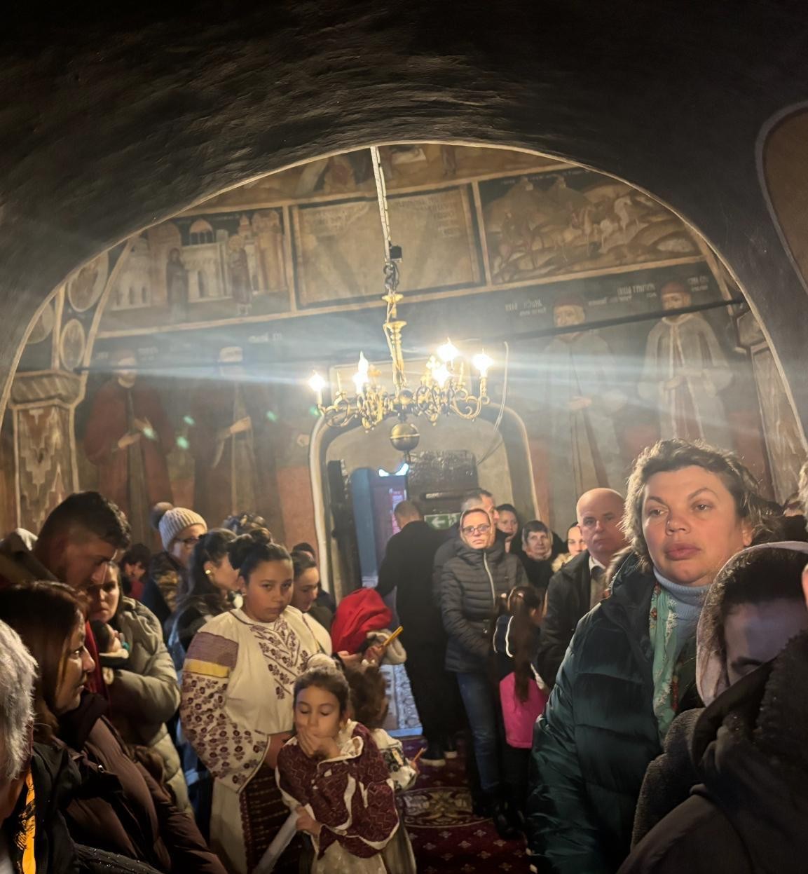 Colinde și daruri la Parohia Bodești II – o traditie a bucuriei și ...